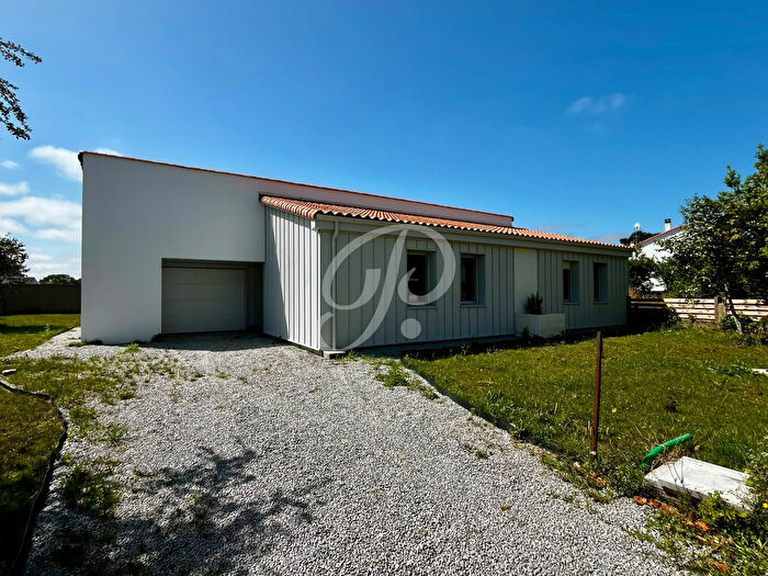 Maison 5 pièces à Coëx, à vendre