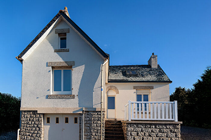 Maison à vendre - Saint-Évarzec - 6 pièces - 4 chambres