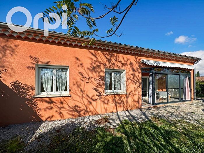 Maison à louer - Saint-Étienne-de-Fontbellon - 4 pièces - 3 chambres