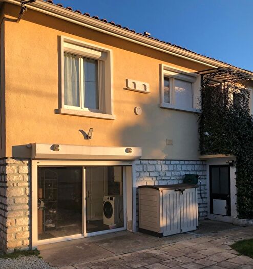 Maison 6 pièces à Gond-Pontouvre, à vendre