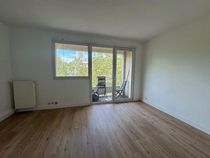 Appartement à louer - Quartiers Ouest, Bourg lEvesque - 1 pièce - 1 chambre