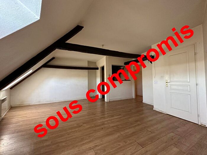 Appartement à vendre - Saint-Yrieix-la-Perche - 3 pièces - 2 chambres