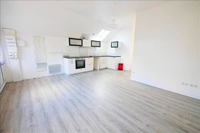 Pressoir-Prompt-Bas Coudray, Corbeil-Essonnes - Maison 3 pièces à louer