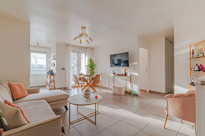 Appartement à vendre - Longjumeau, Centre-ville, Mairie - 3 pièces - 2 chambres