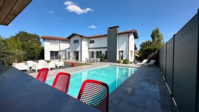 Maison à vendre - Pessac, Cap de Bos - 10 pièces - 6 chambres