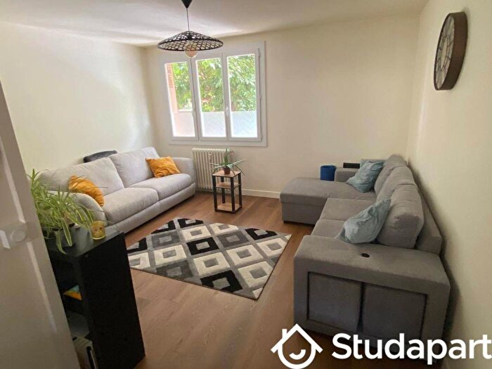 Appartement à louer - Capucins-La Barbacane-La Trivalle-Bellevue, Carcassonne - 1 pièce - 1 chambre