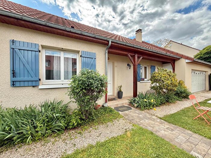 Maison 5 pièces à Ouges, à vendre