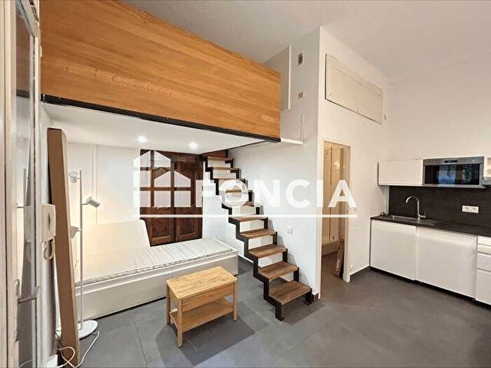 Appartement à louer - Gambetta, Nîmes - 1 pièce