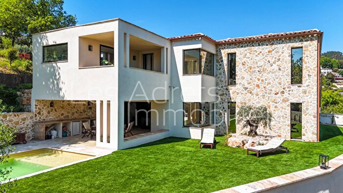 Maison à vendre - Les Adrets-de-lEstérel - 7 pièces - 4 chambres