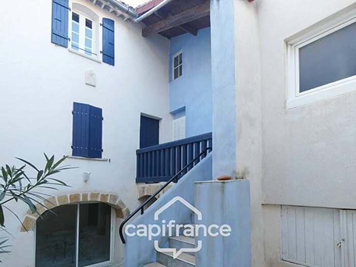 Maison à louer - Saint-Geniès-de-Comolas - 5 pièces - 3 chambres