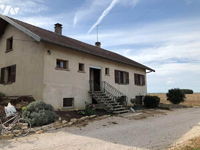 Maison 5 pièces à Longwy-sur-le-Doubs, à louer