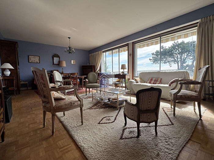 Appartement 5 pièces à vendre - Saint-Cloud, Montretout, Coutureau