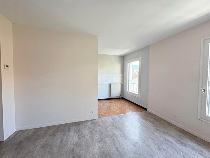 Appartement à louer - Le Puy-en-Velay - 2 pièces - 1 chambre