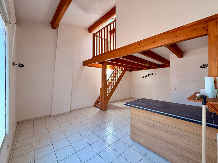 Appartement 2 pièces à Saint-Maximin-la-Sainte-Baume, Centre-ville, à vendre