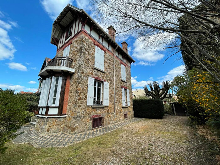 Maison à louer - Saint-Germain-en-Laye, Alsace, Péreire - 7 pièces - 6 chambres