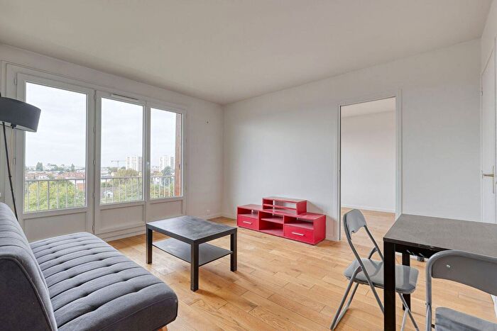Agent Sarre-Centre-Les Vallées-La Garenne, Colombes : Appartement 3 pièces à louer