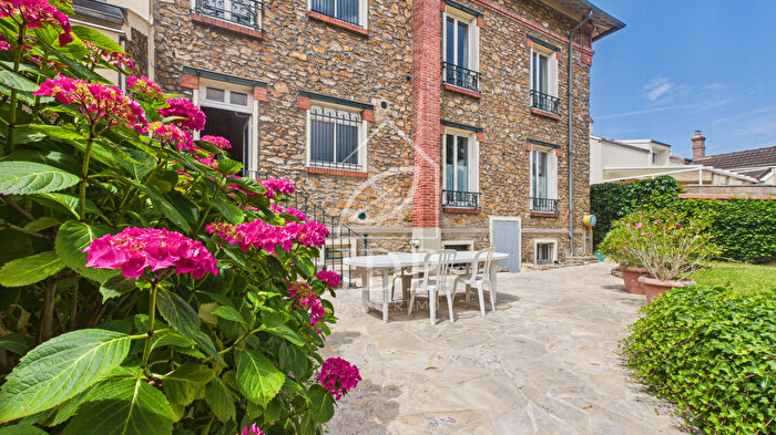 Maison 13 pièces à Corbeil-Essonnes, Centre-ville, à vendre