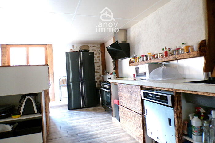 Sainte-Marie-de-Vaux - Maison 8 pièces à vendre