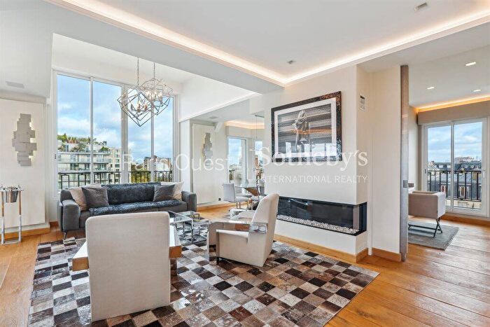 Appartement à louer - Paris ème arrondissement - 3 pièces - 2 chambres