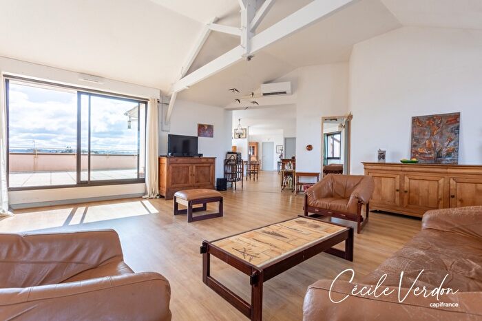 Appartement à vendre - Bergerac, Centre-ville - 8 pièces - 3 chambres