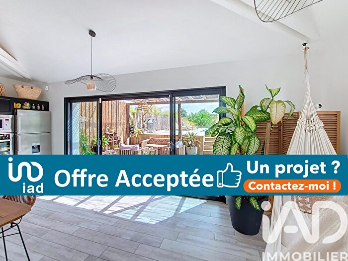 Maison à vendre - Pont-Saint-Martin - 8 pièces - 4 chambres