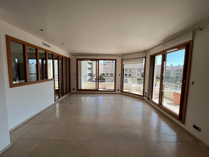 Saint-Étienne, Centre-ville, Peuple, Chavanelle - Appartement 4 pièces à louer