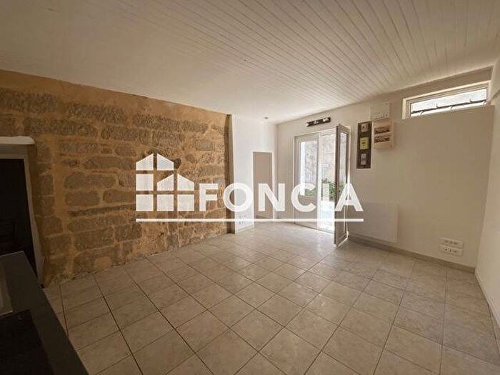 Montaren-et-Saint-Médiers : Appartement 2 pièces à louer
