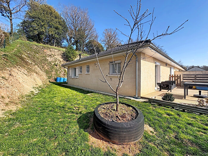 Maison à vendre - Prades-Salars - 4 pièces - 3 chambres