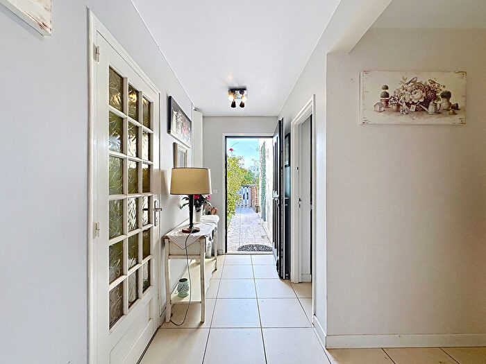 Voisins-le-Bretonneux : Maison 7 pièces à vendre