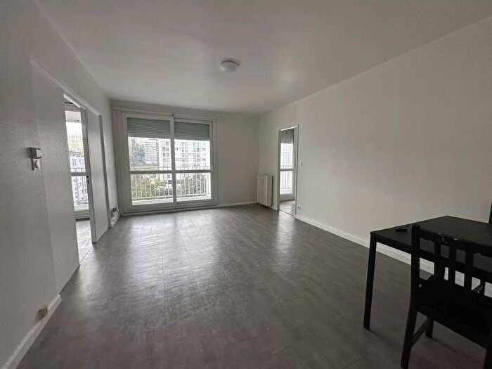 Appartement à louer - Champ Perdrix, Dijon - 5 pièces - 3 chambres