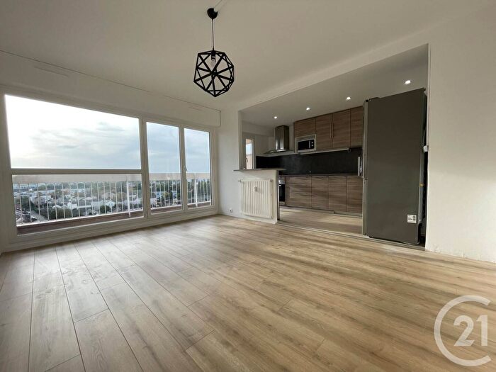 Appartement à louer - Centre Commercial Evry II, Évry-Courcouronnes - 4 pièces - 3 chambres