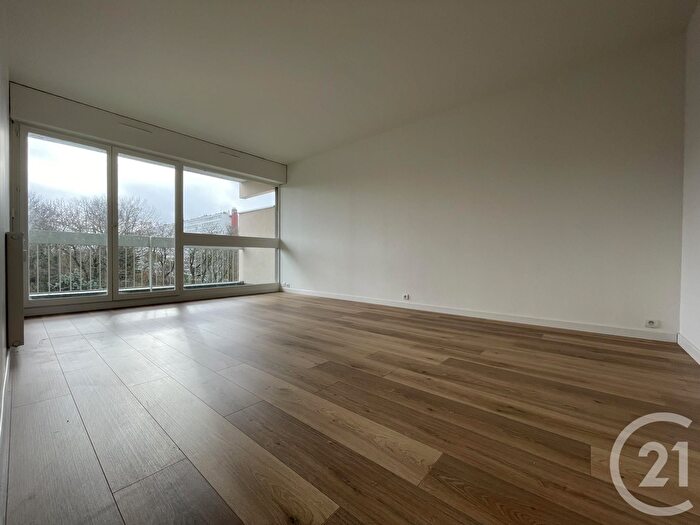Appartement 3 pièces à louer à Évry, Grand Bourg