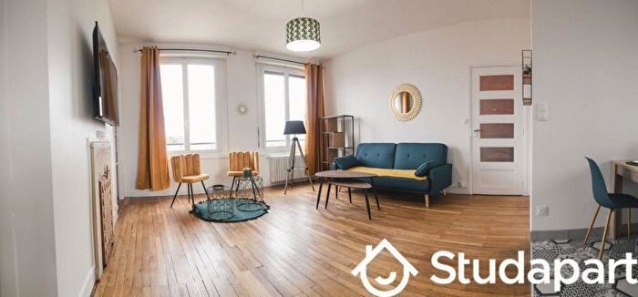 Appartement à louer - Saint Clément-Jardin des Plantes-Grammont, Rouen - 1 pièce - 2 chambres