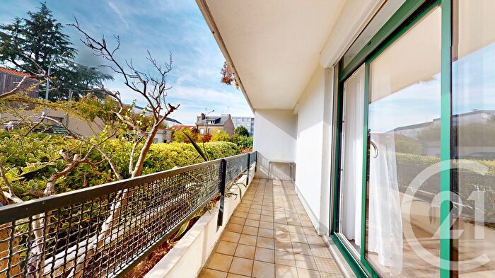 Appartement 4 pièces à Nantes, Longchamp, Rond-Point de Rennes, Perverie, Américains, à vendre