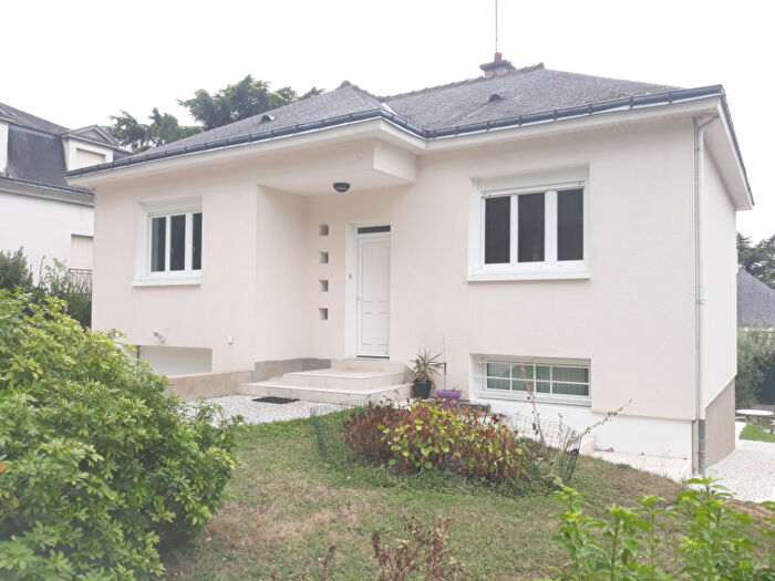 Maison à louer - Saint-Cyr-sur-Loire, Maisons Blanches - 5 pièces - 3 chambres