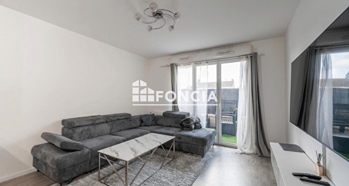 Appartement à vendre - La Queue-en-Brie - 3 pièces - 2 chambres