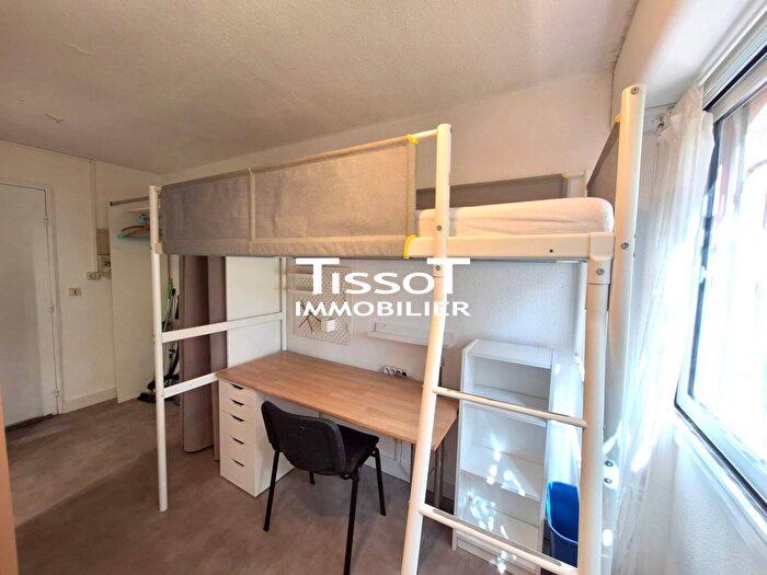 Hôpital, Nîmes : Appartement 1 pièce à louer