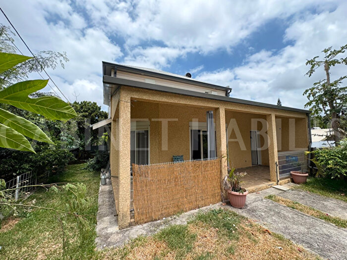 Maison à louer - Saint-Pierre, Ravine des Cabris - 4 pièces - 3 chambres