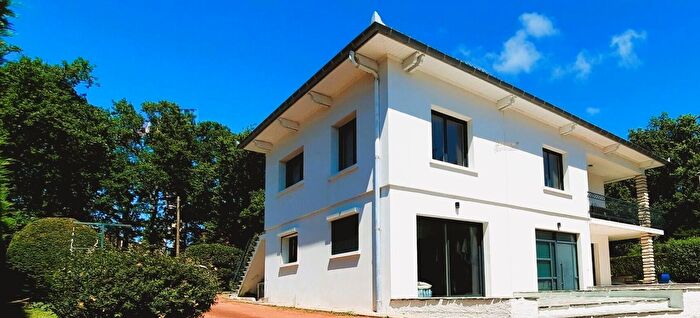 Maison à vendre - Breuillet - 7 pièces - 5 chambres