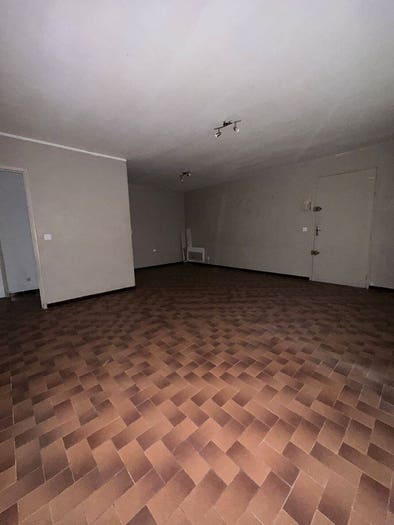 Montplaisir Sud, Arles : Appartement 4 pièces à louer