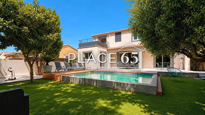 Maison 5 pièces à Nîmes, Route dArles, à vendre