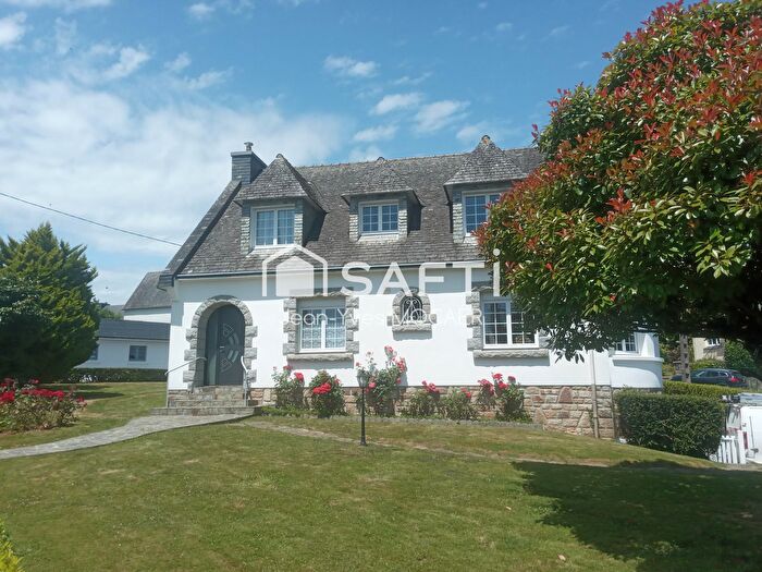 Maison à vendre - Châteauneuf-du-Faou - 6 pièces - 4 chambres