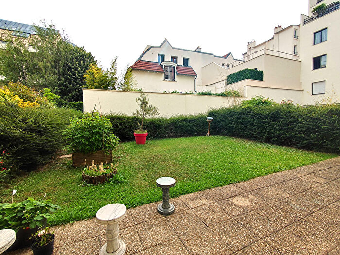 Appartement 4 pièces à louer à Courbevoie, Bécon