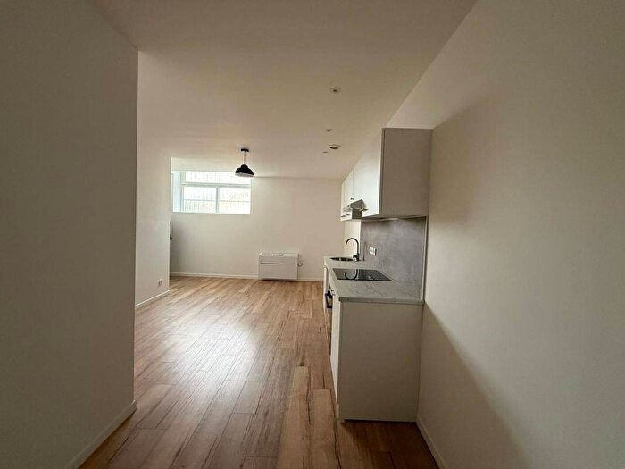 Appartement à louer - Lameilhe Est-Le Siala, Castres - 2 pièces - 1 chambre