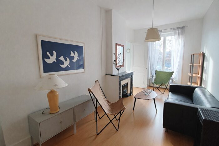 Appartement à louer - Saint-Étienne, La Métare, Le Portail Rouge, Fauriel, Villeboeuf - 3 pièces - 2 chambres