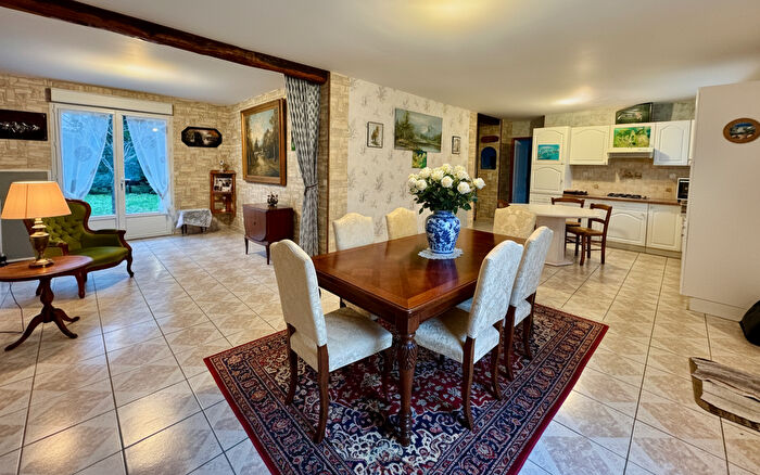 Maison à vendre - Guécélard - 7 pièces - 6 chambres