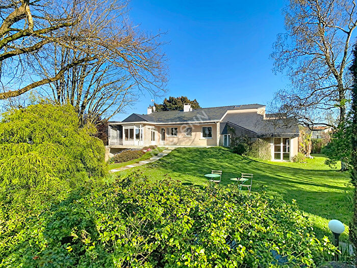 Maison à vendre - Saint-Macaire-en-Mauges - 9 pièces - 6 chambres