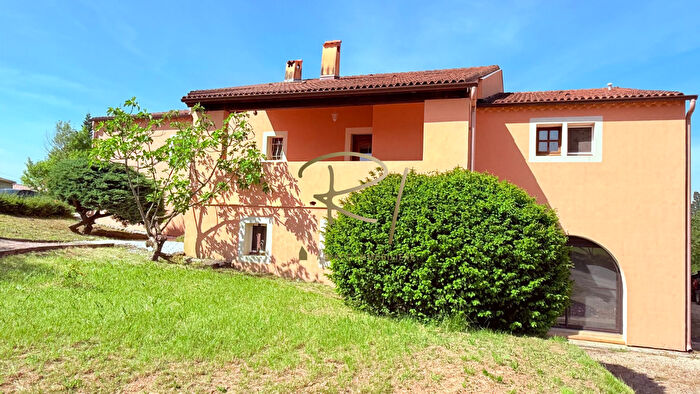 Maison à vendre - Saint-Sauveur-de-Cruzières - 7 pièces - 6 chambres