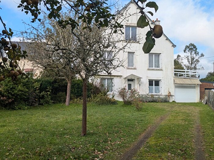 Maison à vendre - Guémené-sur-Scorff - 5 pièces - 4 chambres