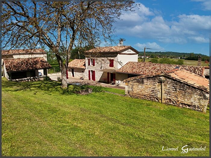 Maison à vendre - Pineuilh - 8 pièces - 5 chambres